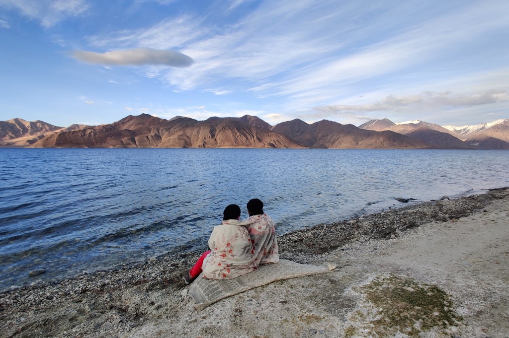 Guide to Explore Pangong Lake | Where Heaven kisses earth ...